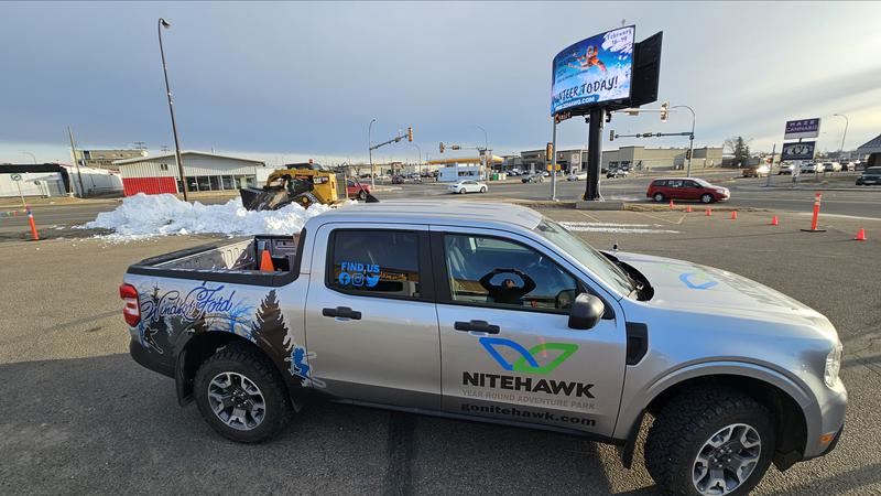 NiteHawks hosts “No Snow Blues” at Ernie’s parking lot | EverythingGP