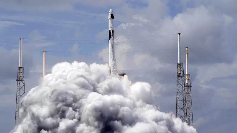 Stuck NASA astronauts welcome SpaceX capsule that’ll bring them home next year | northeastNOW