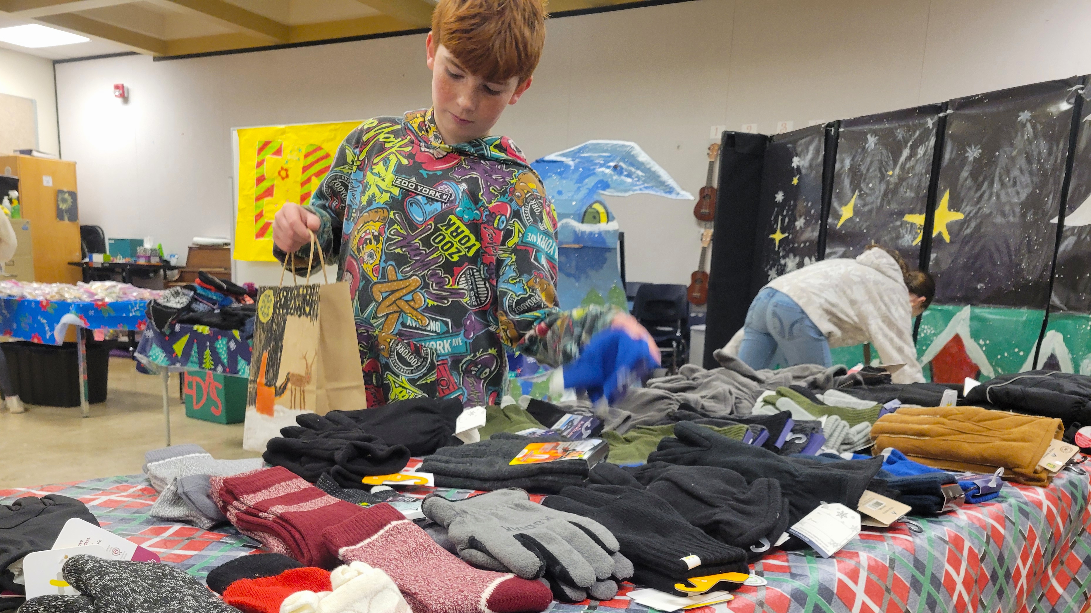 ‘Put a smile on people’s faces:’ Nanaimo students bring warmth and ...